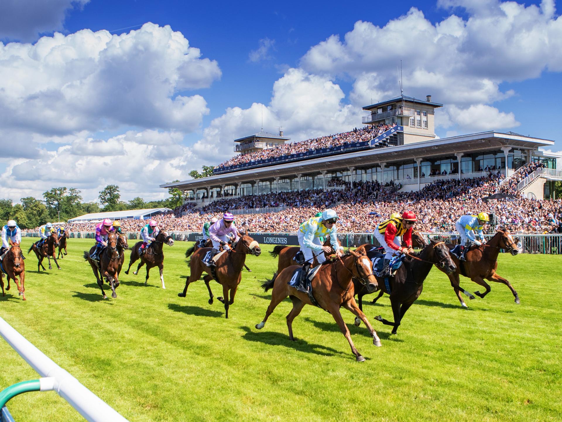 Horse trekking in Chantilly | Hauts-de-France Tourism – Official Website